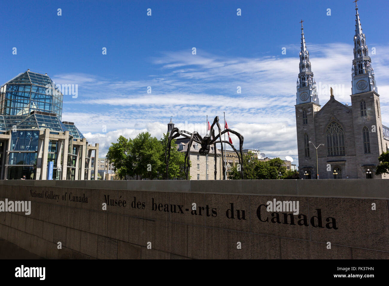 Maman sculpture by the artist Louise Bourgeois in front of National ...