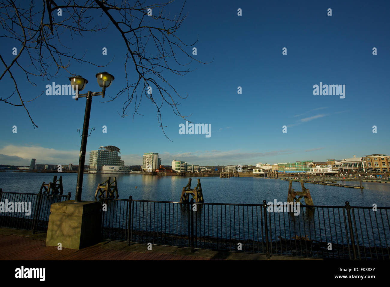 Old docklands hi-res stock photography and images - Alamy