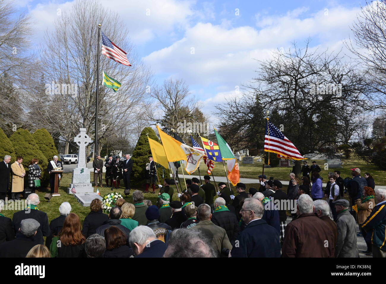 Irish immigration memorial hi-res stock photography and images - Alamy