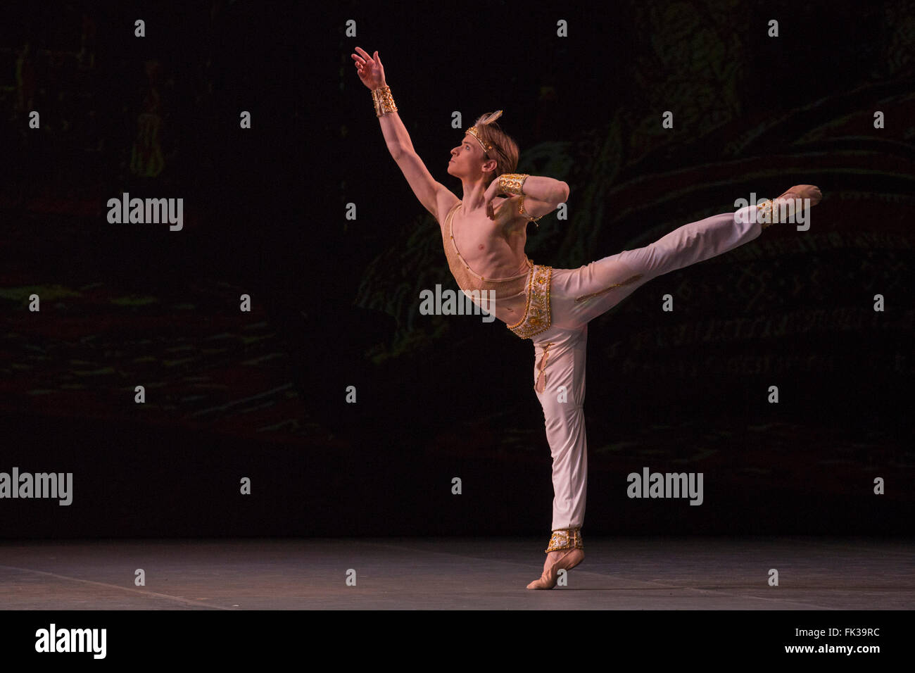 Daniil Simkin High Resolution Stock Photography and Images - Alamy