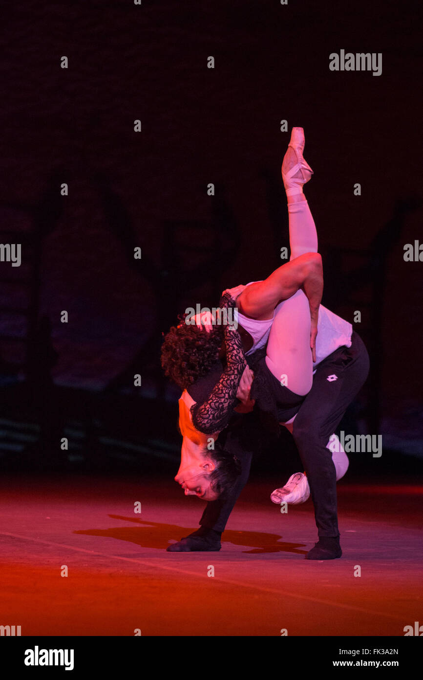 Isaac hernandez ballet hi-res stock photography and images - Alamy
