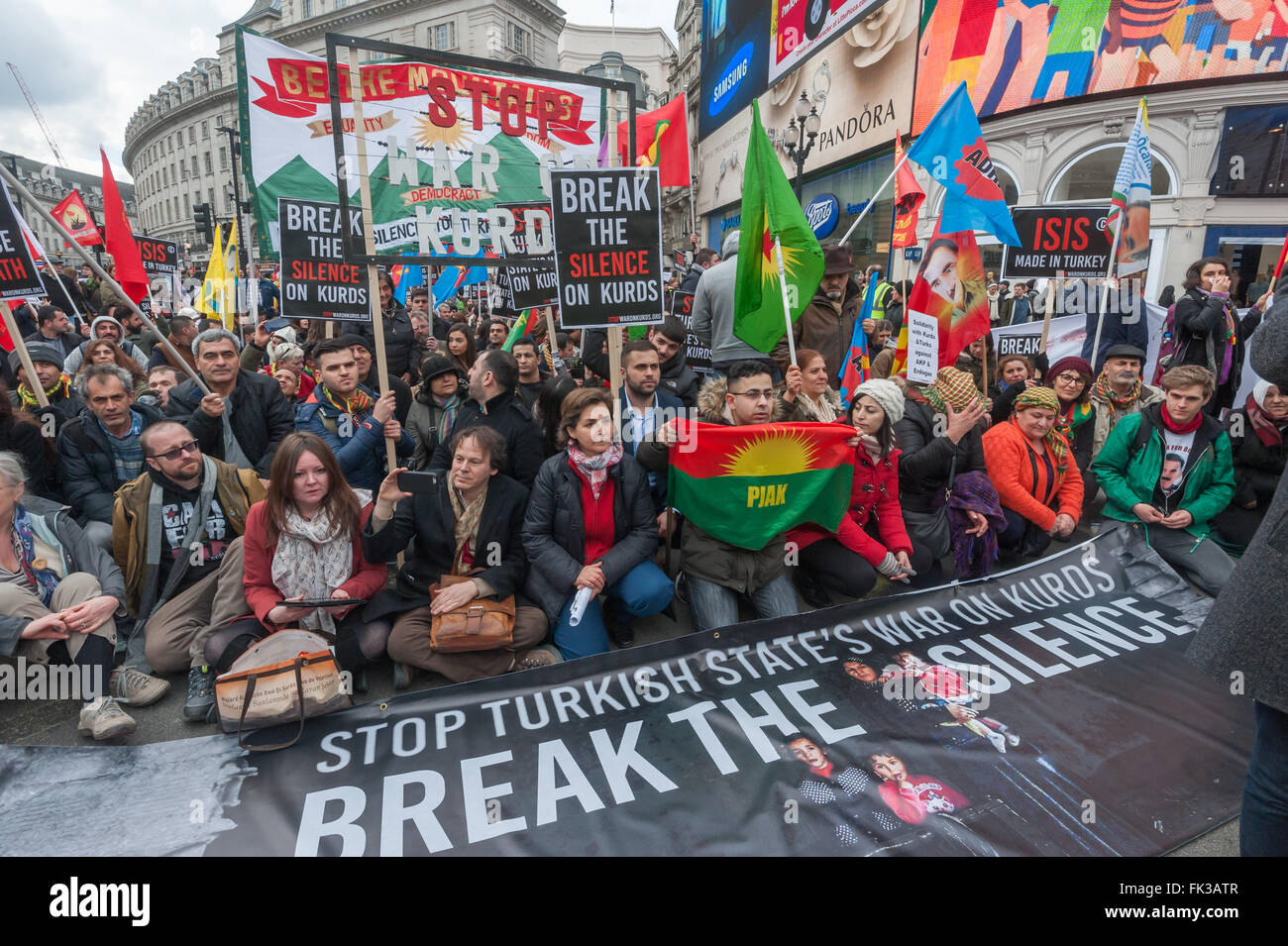 Kurdish community centre hi-res stock photography and images - Alamy