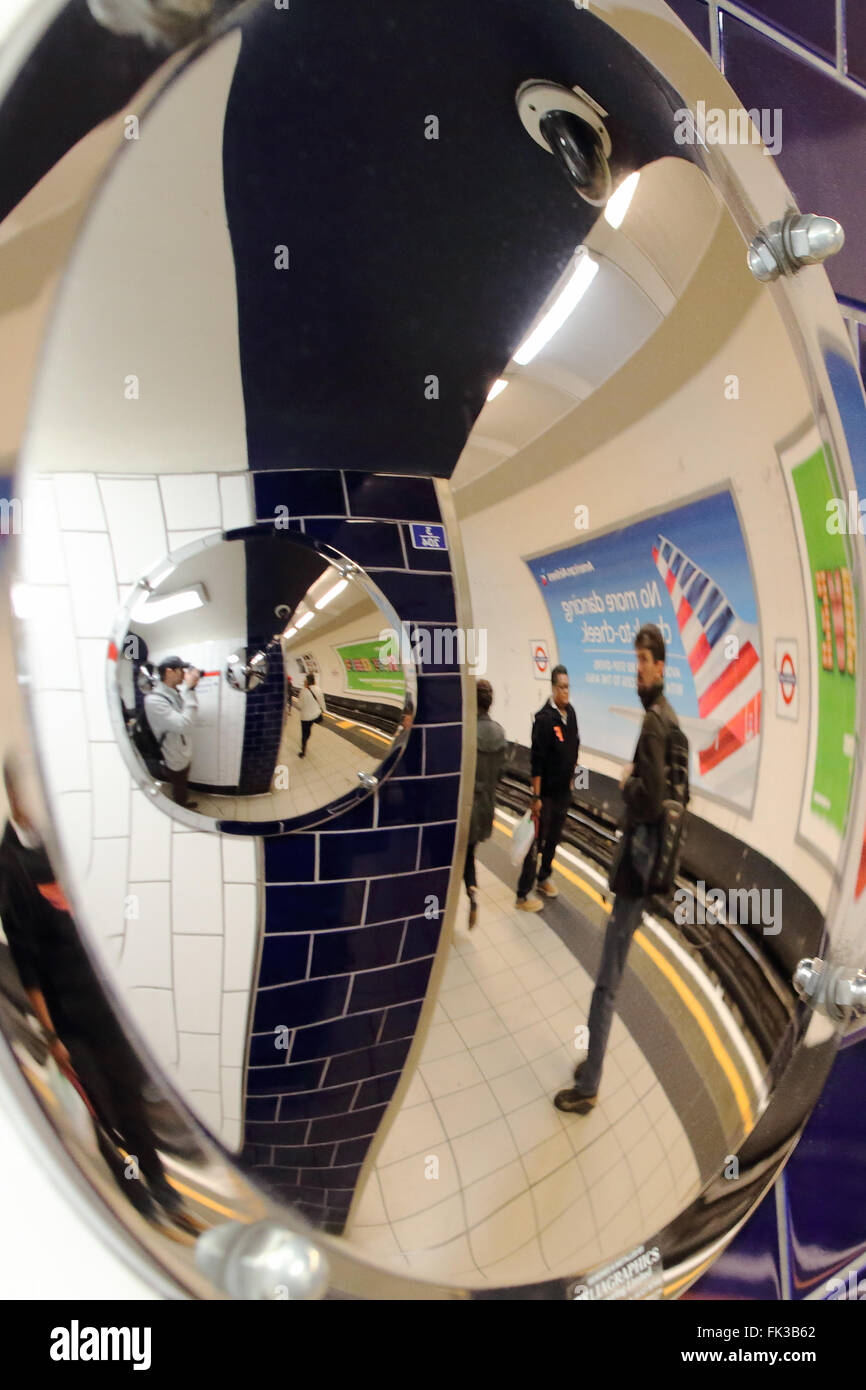 Cctv london underground hi-res stock photography and images - Alamy