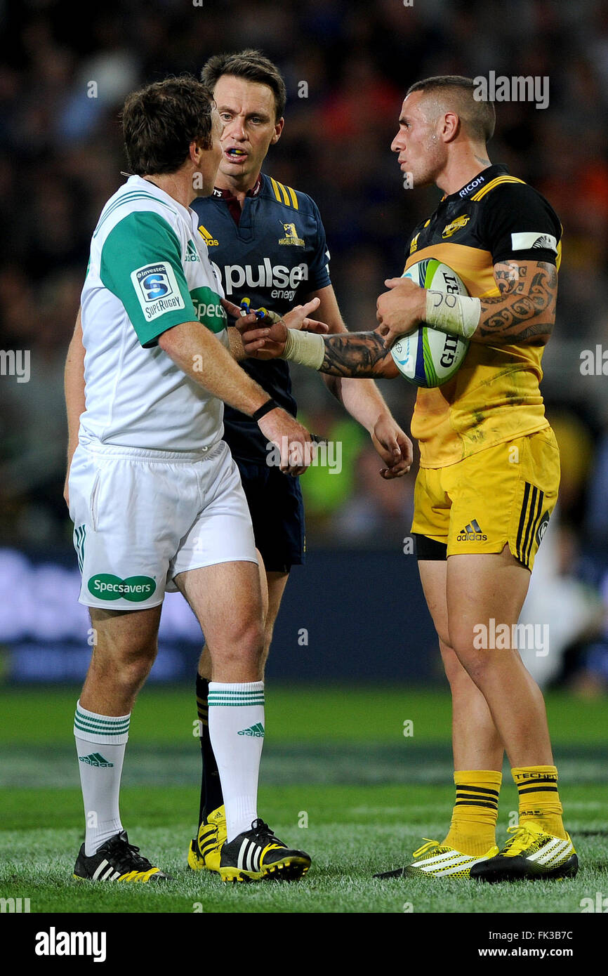 Dunedin, New Zealand. 05th Mar, 2016. Ben Smith of the Highlanders ...