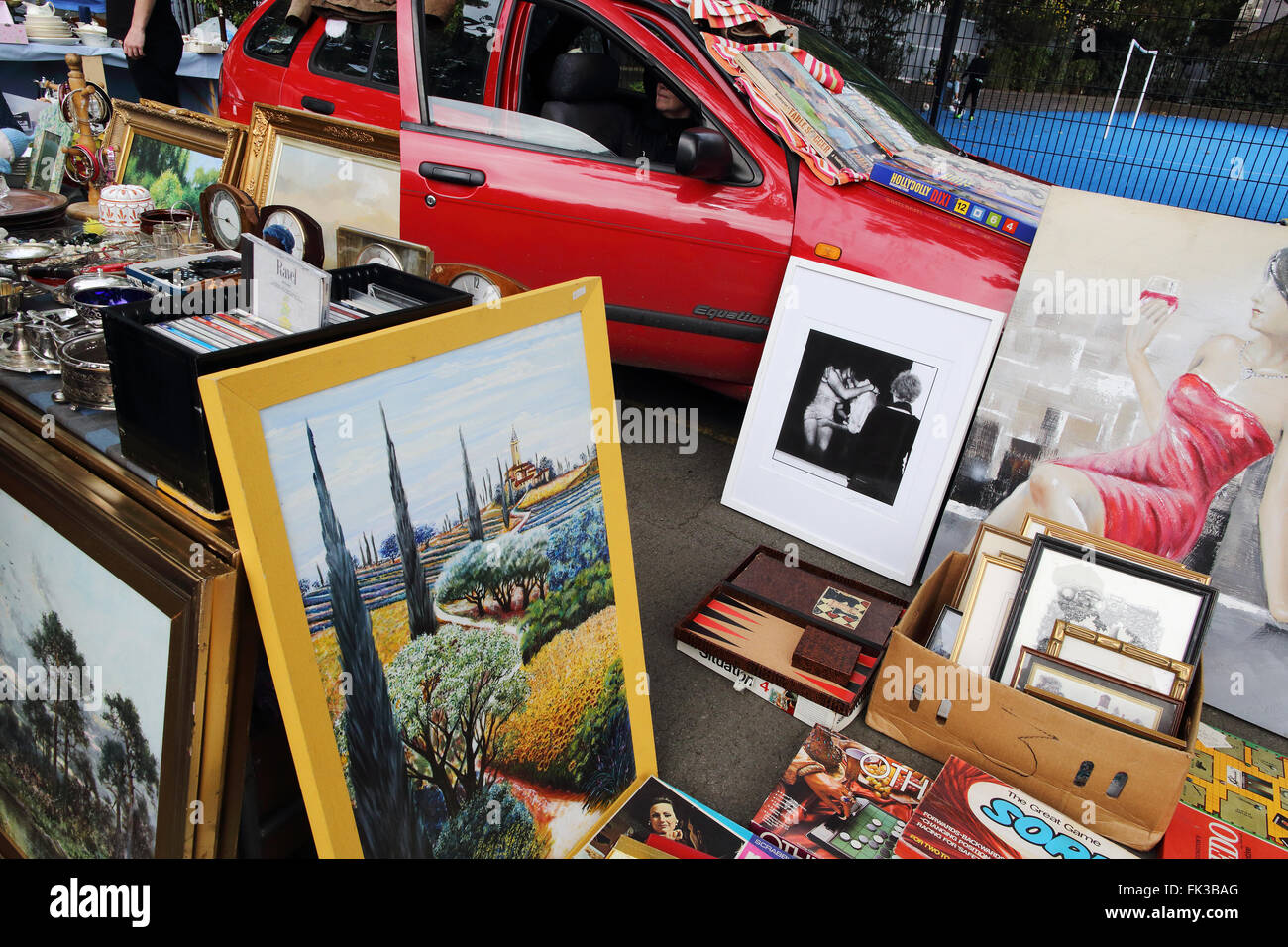 Battersea car boot sale london hi-res stock photography and images - Alamy