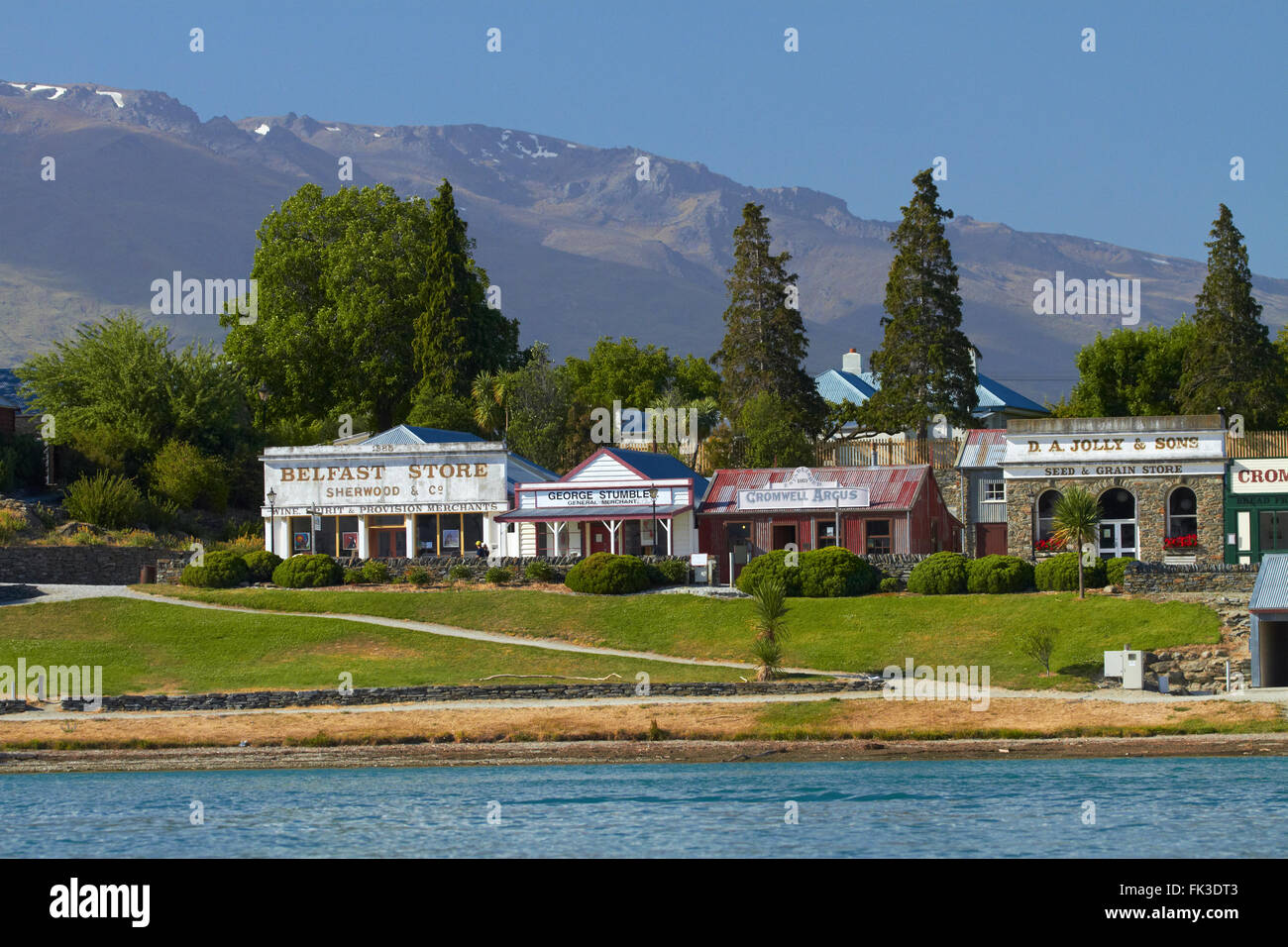 Old cromwell town cromwell central hi-res stock photography and images ...