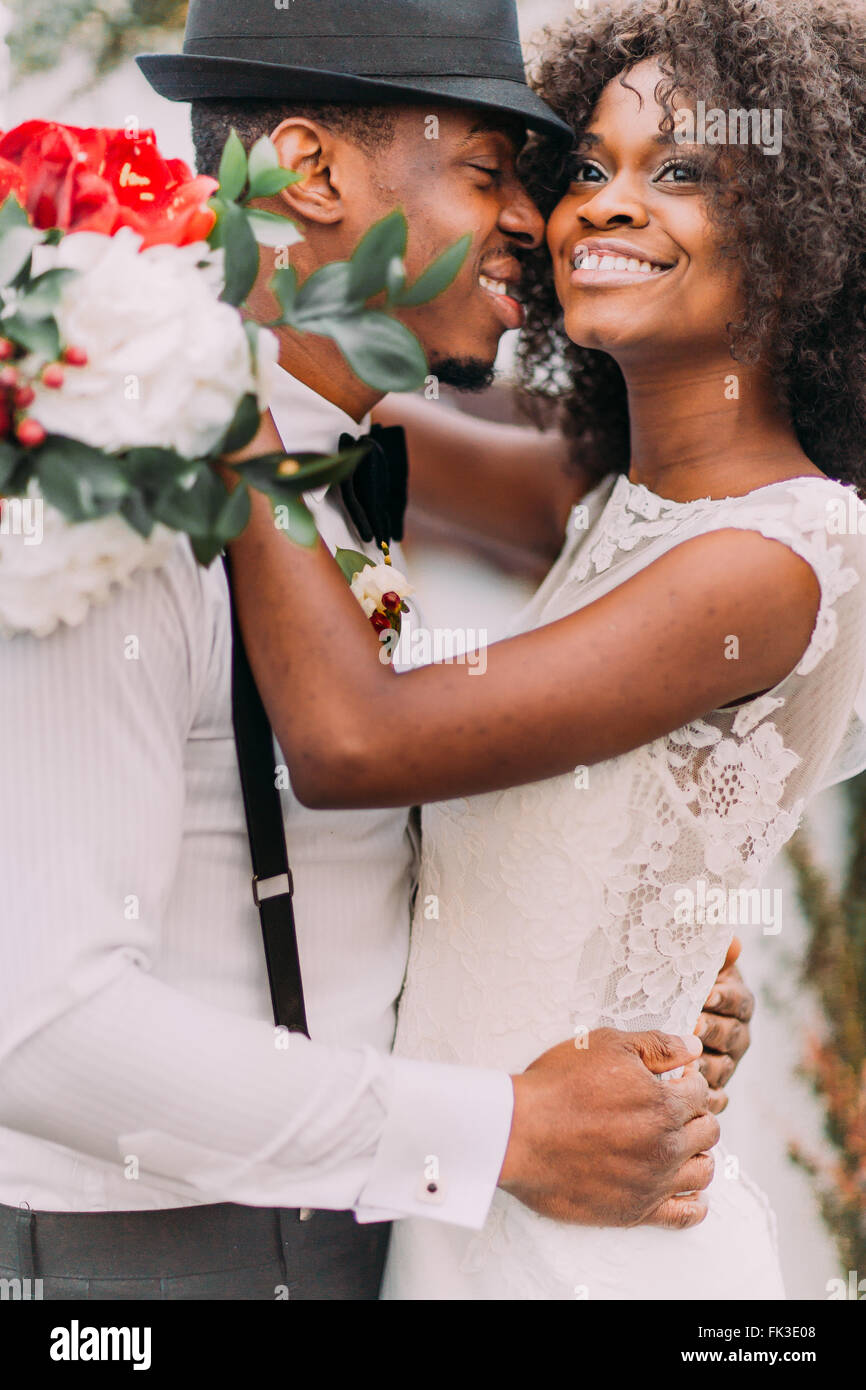 African bride hi-res stock photography and images - Alamy