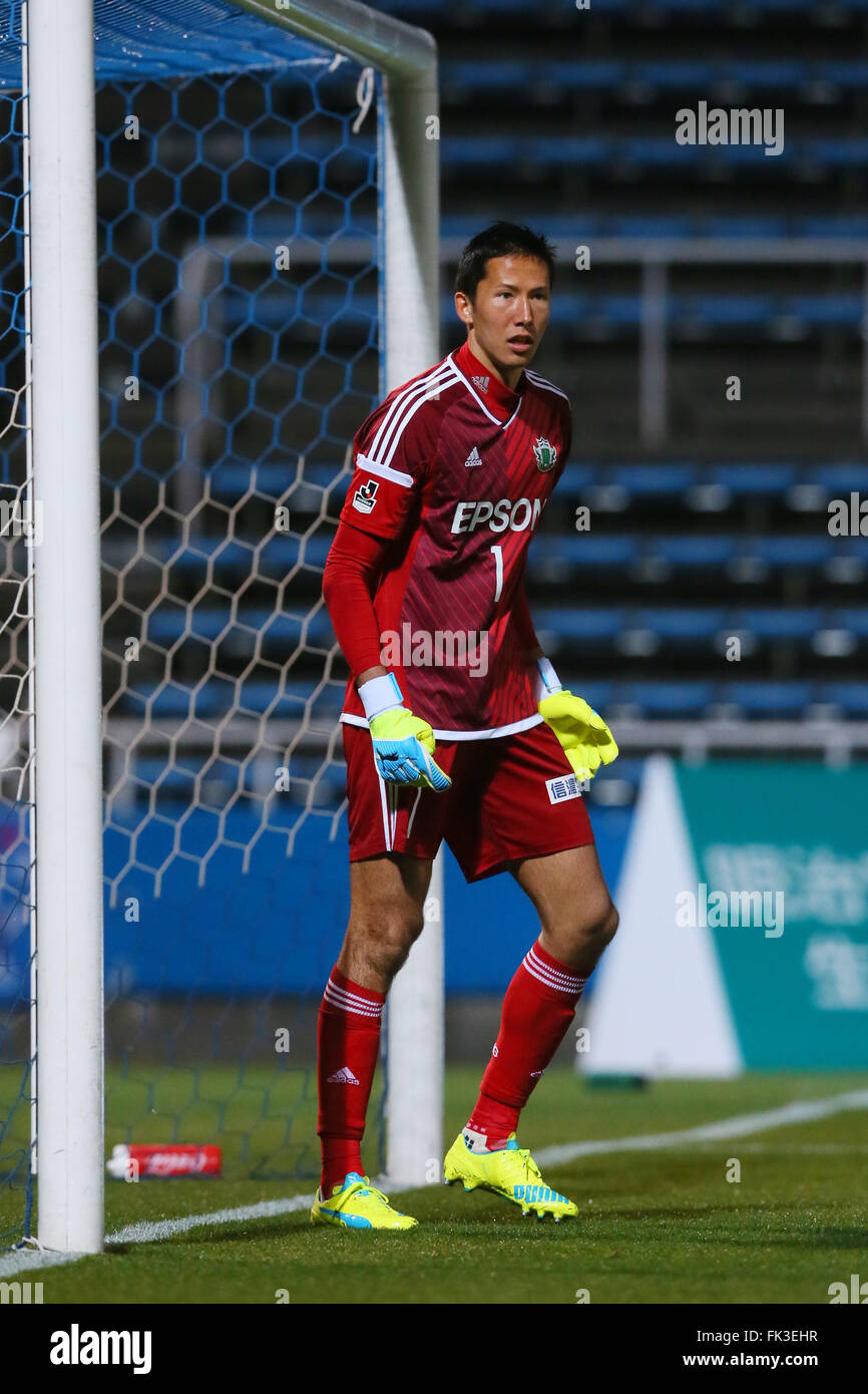 NHK Spring Mitsuzawa Football Stadium, Kanagawa, Japan. 6th Mar, 2016. Daniel Schmidt (Yamaga ...
