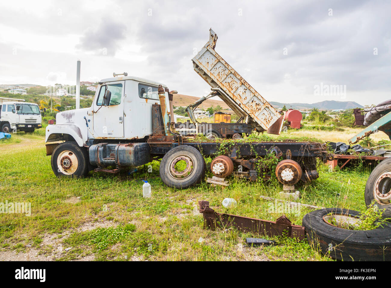 Vehicle scrapyard hi-res stock photography and images - Alamy