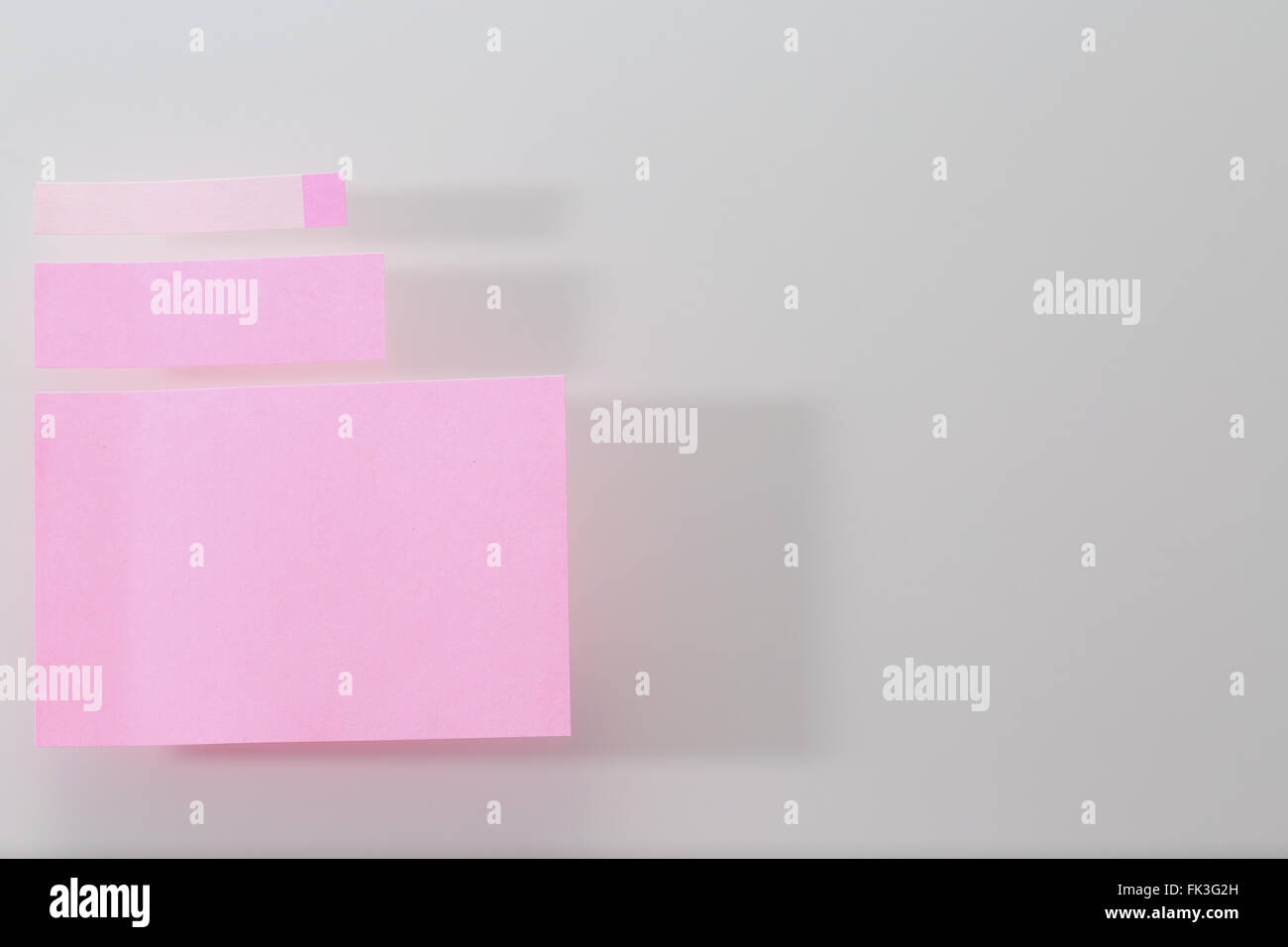 Pink post it notes hi-res stock photography and images - Alamy