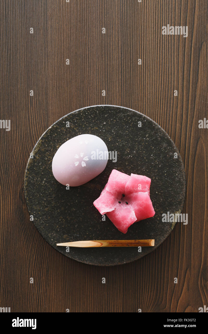 Two beautiful brown japanese hi-res stock photography and images - Alamy