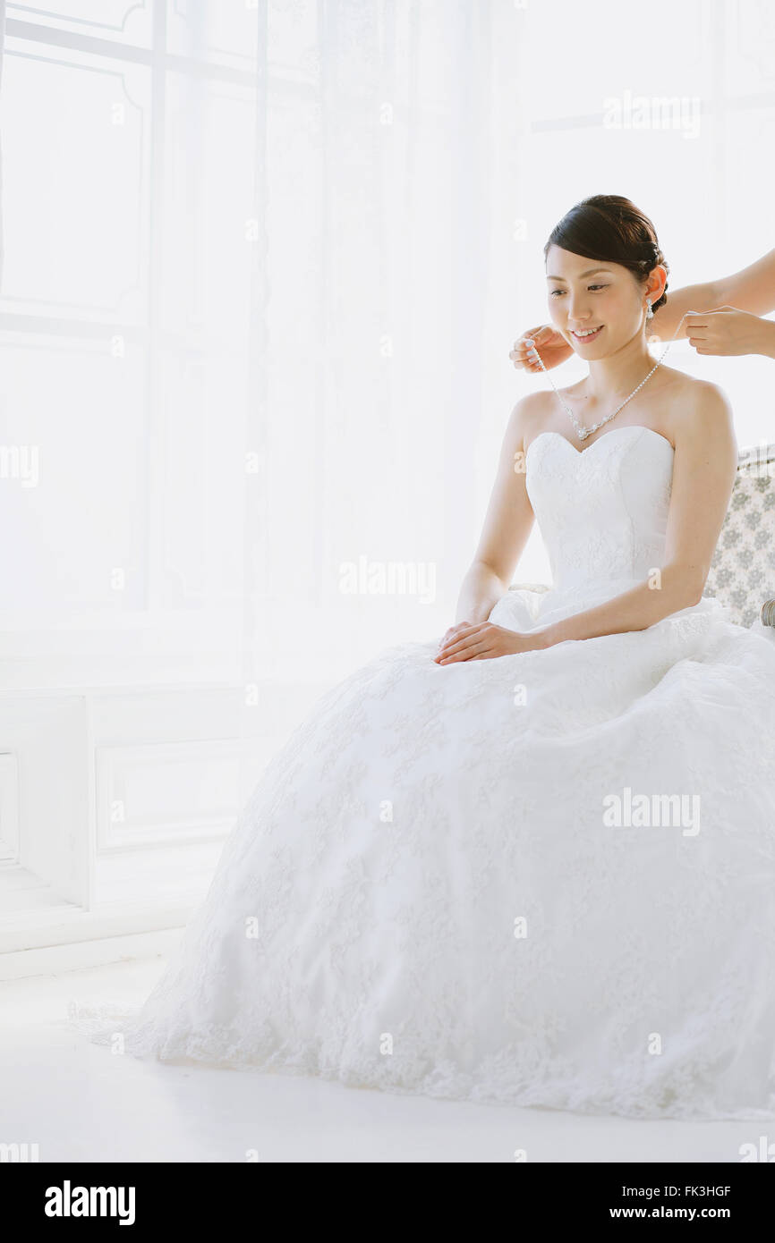 Attractive japanese bride wearing wedding hi-res stock photography and ...