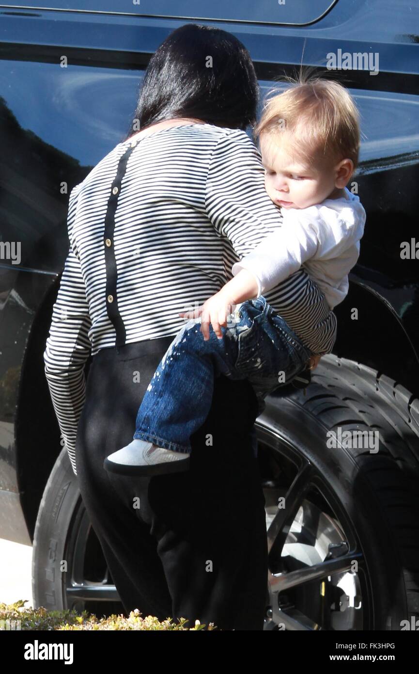 Kourtney Kardashian takes son Mason Dash Disick to a singing class in ...