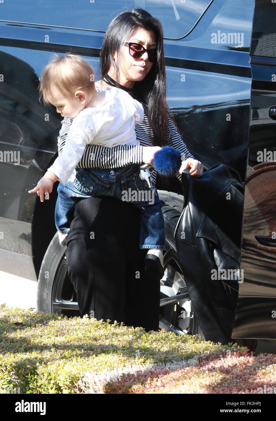 Kourtney Kardashian takes son Mason Dash Disick to a singing class in ...