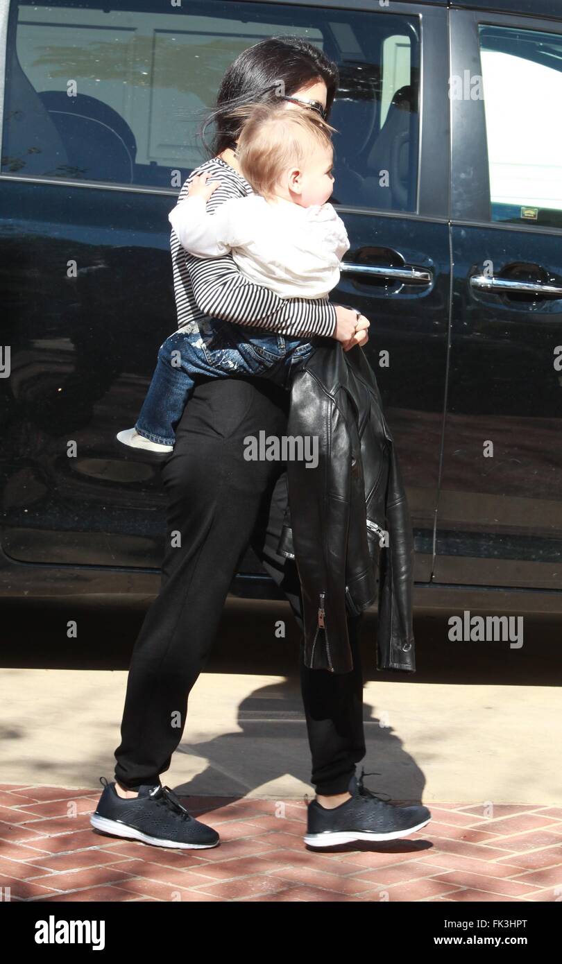 Kourtney Kardashian takes son Mason Dash Disick to a singing class in ...