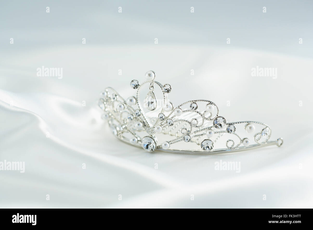 Diamond tiara hi-res stock photography and images - Alamy