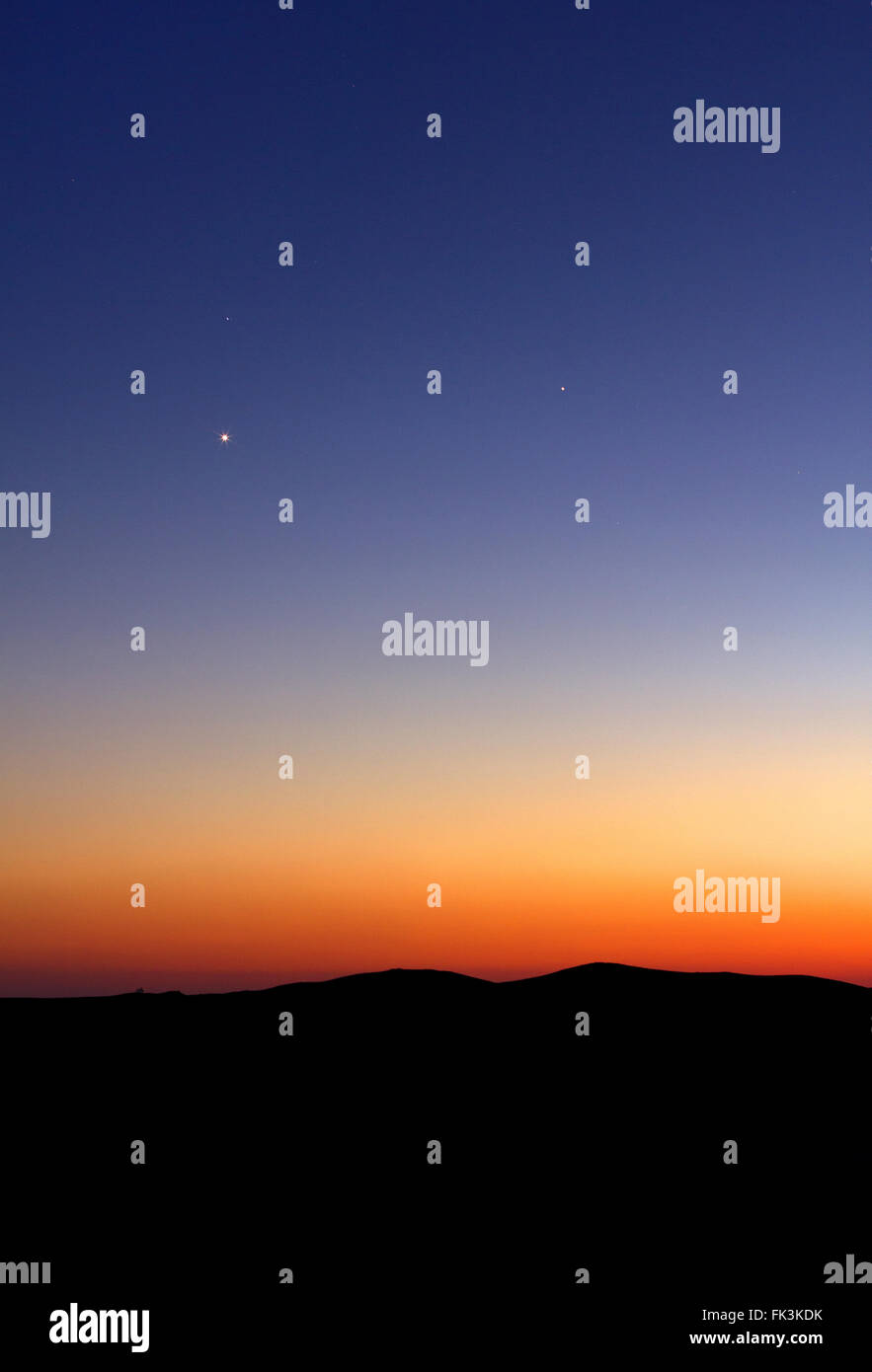 Blue sky sunset background hi-res stock photography and images - Alamy