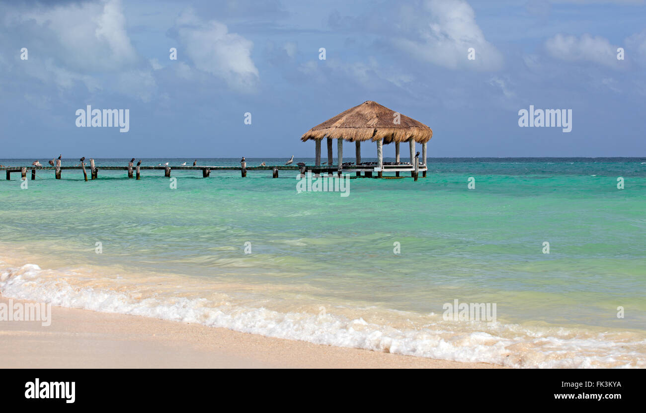 Wooden pier hi-res stock photography and images - Alamy