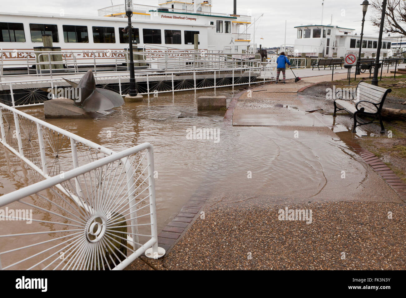 High walkway hi-res stock photography and images - Alamy