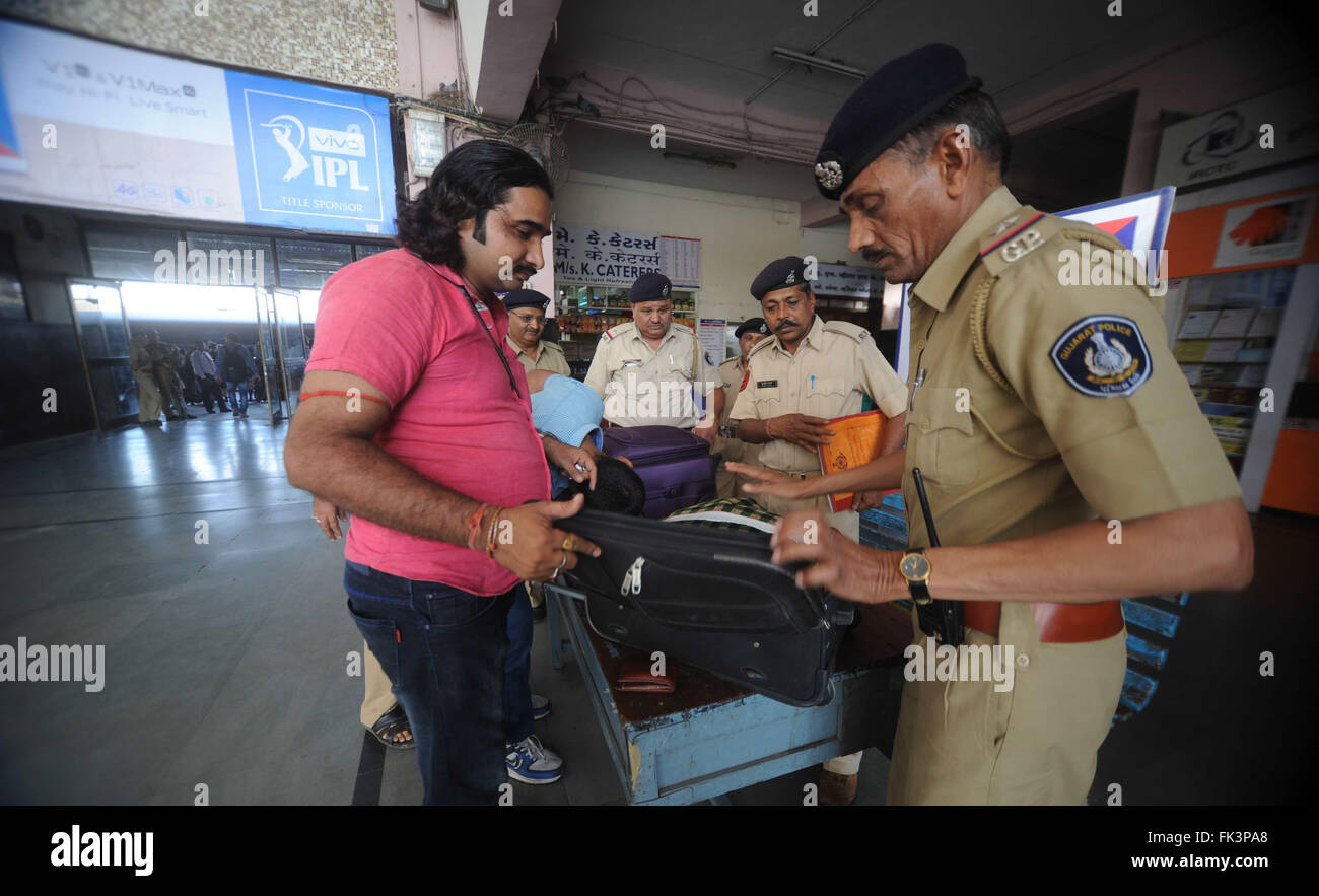 Indian security check hi-res stock photography and images - Alamy