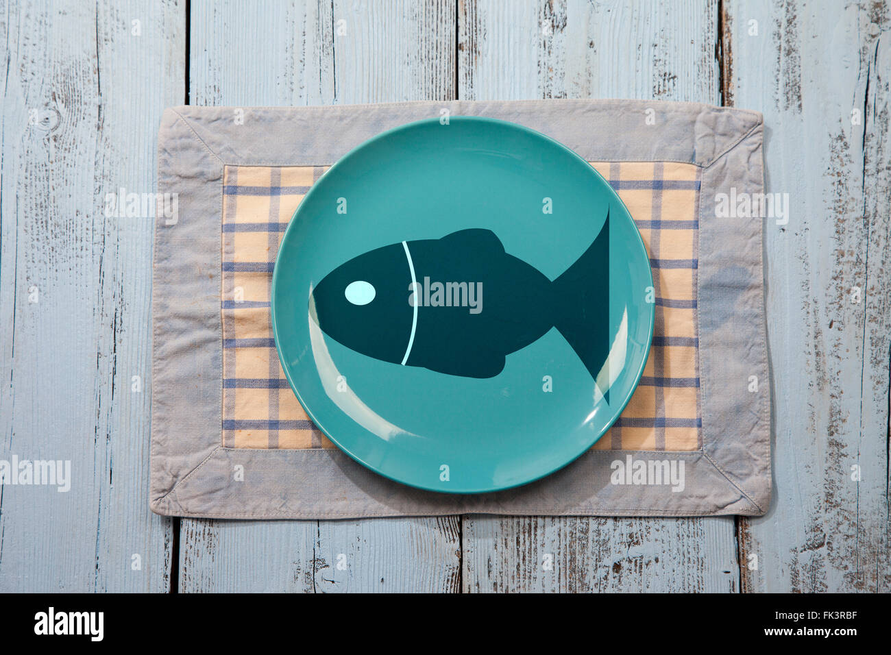 Empty fish hi-res stock photography and images - Alamy