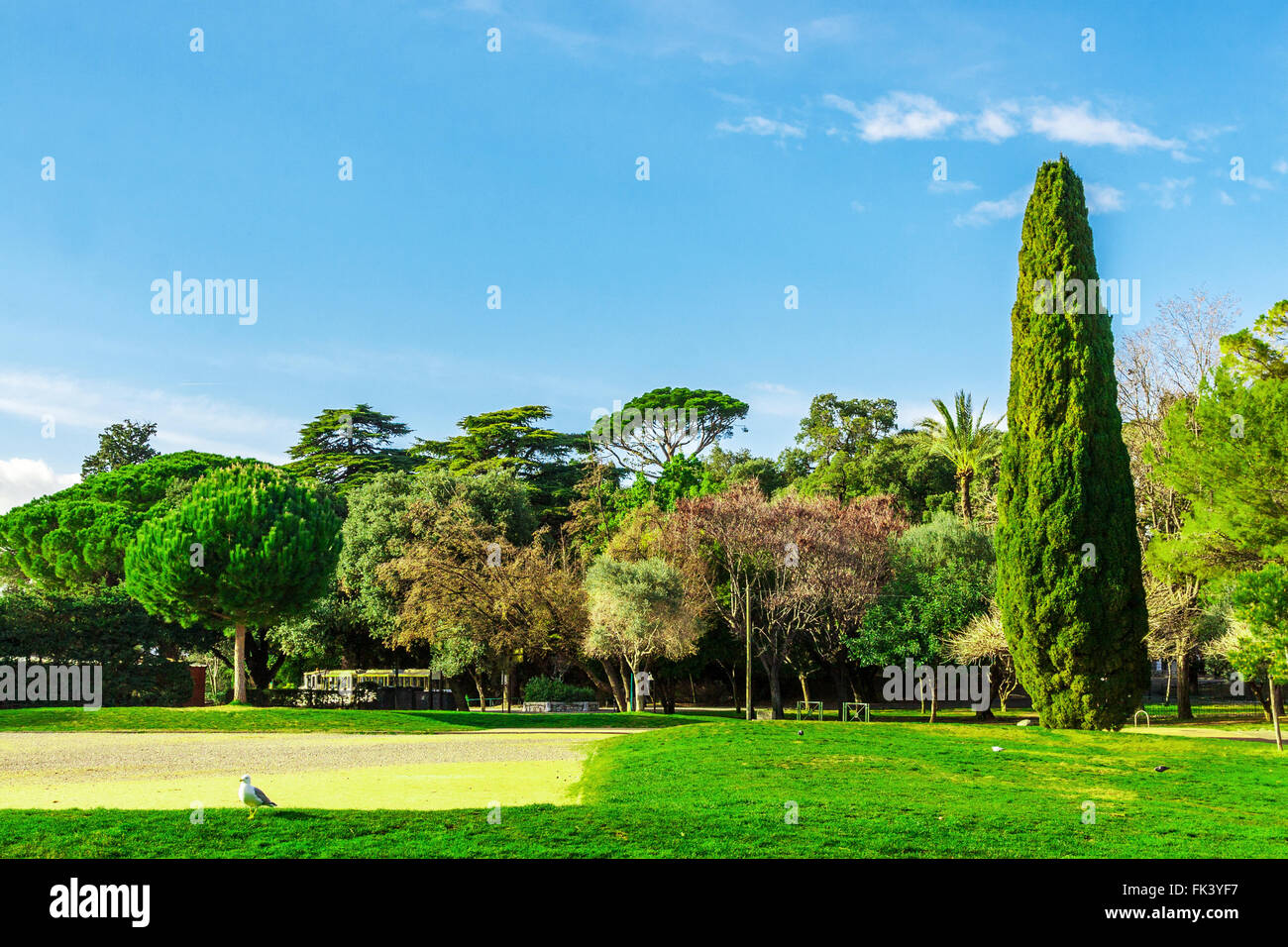 Nice castle park hi-res stock photography and images - Alamy