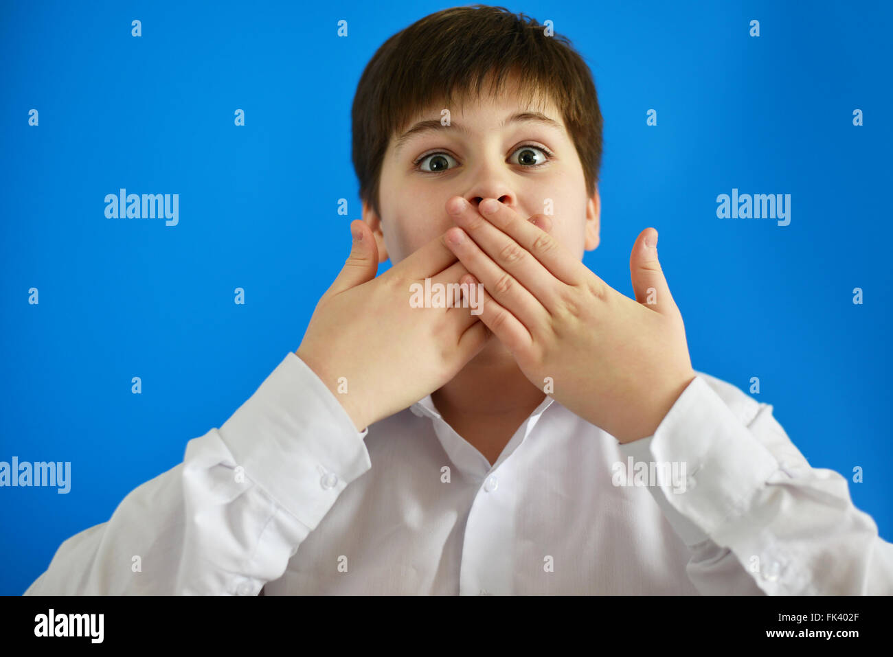 Choke holding hi-res stock photography and images - Alamy