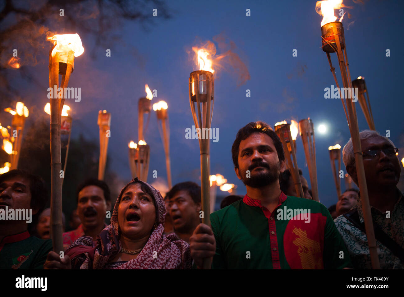 Dhaka, Bangladesh. 06th Mar, 2016. Members of Ganajagoron Mancha and ...