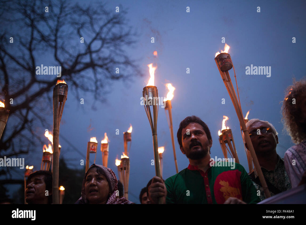 Dhaka, Bangladesh. 06th Mar, 2016. Members of Ganajagoron Mancha and ...