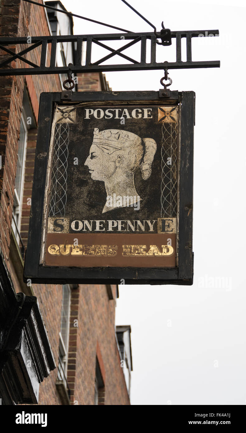 Queen's head london pub hi-res stock photography and images - Alamy