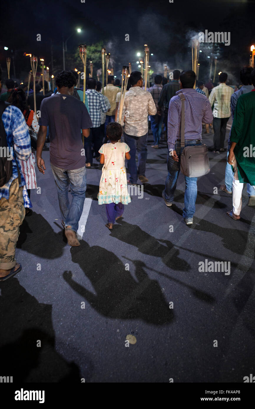 Dhaka, Bangladesh. 06th Mar, 2016. Members of Ganajagoron Mancha and ...
