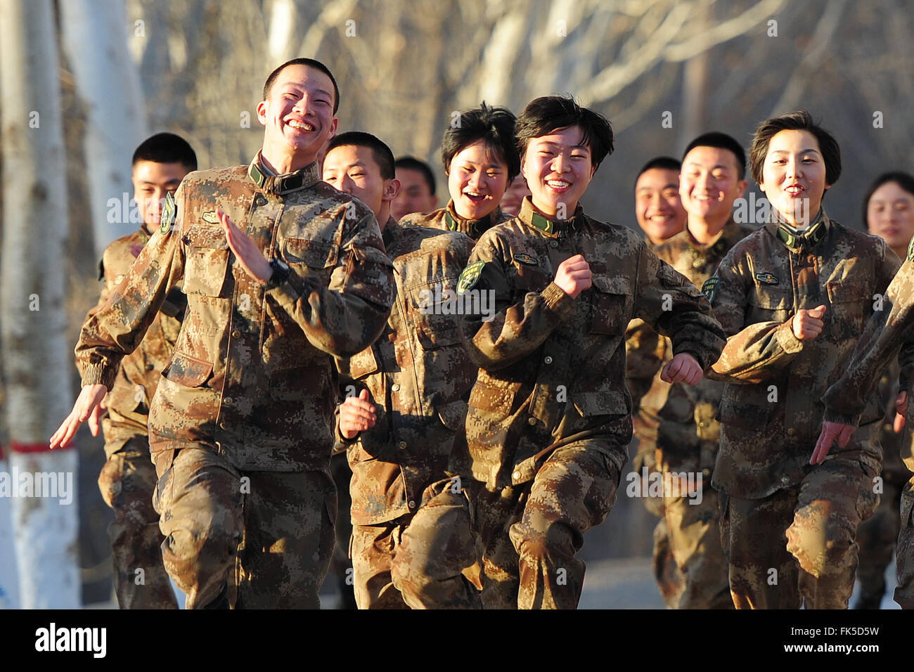 Female soldiers china hi-res stock photography and images - Alamy