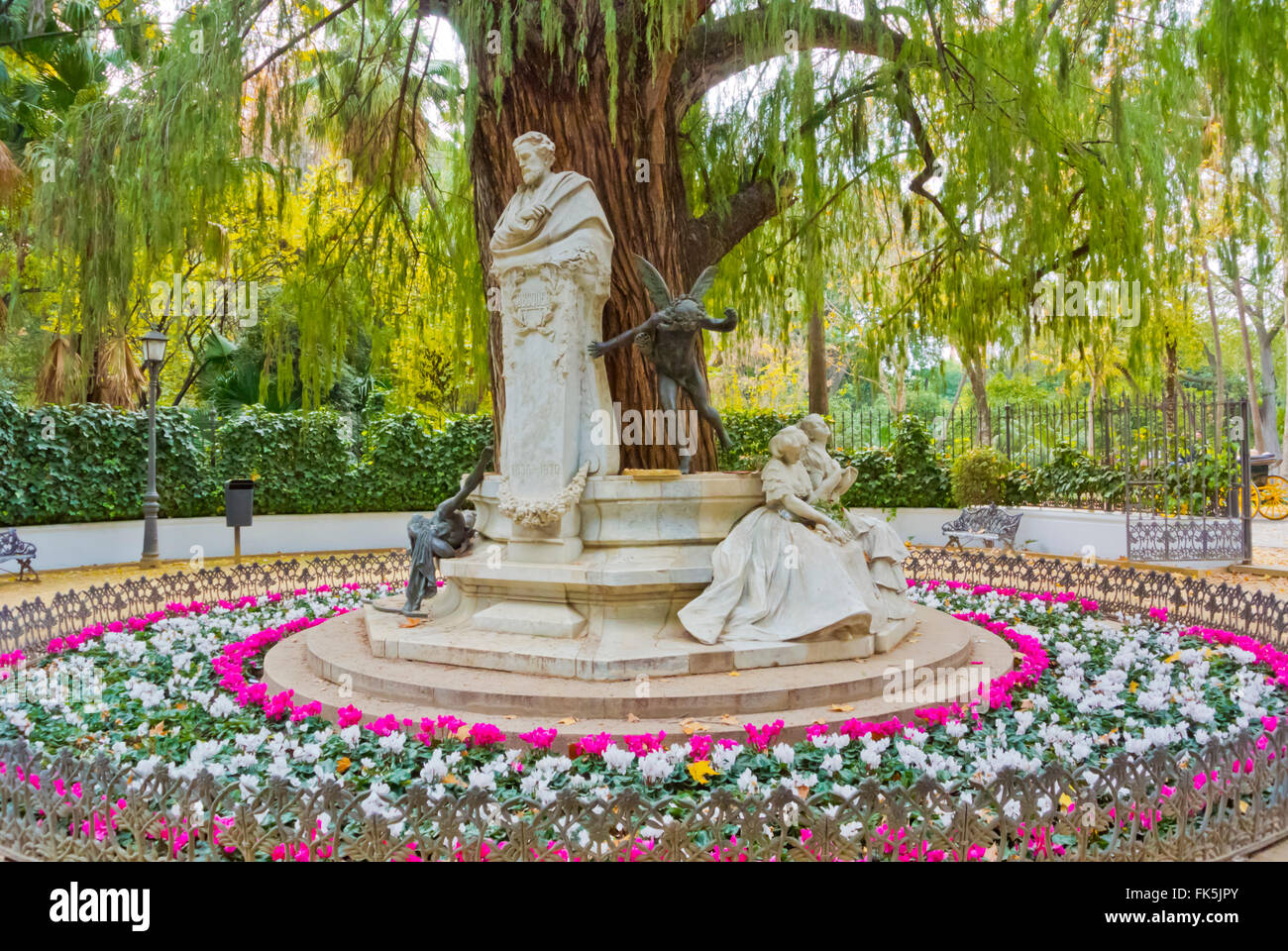 Gustavo adolfo becquer statue sevilla hi-res stock photography and ...