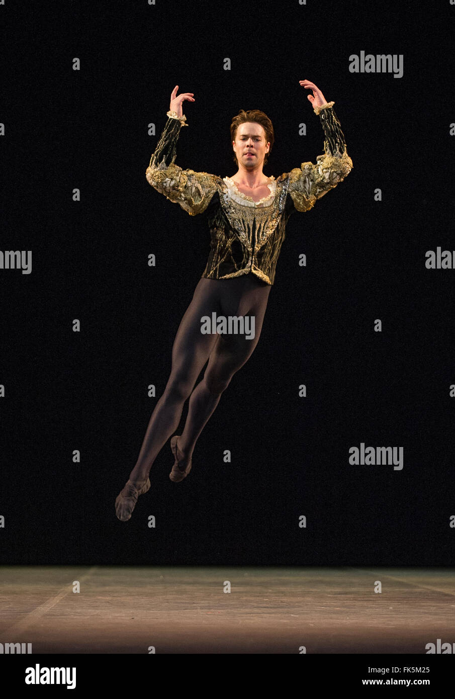 London, UK. Lyudmila Konovalova and Matthew Golding perform 'Swan Lake ...