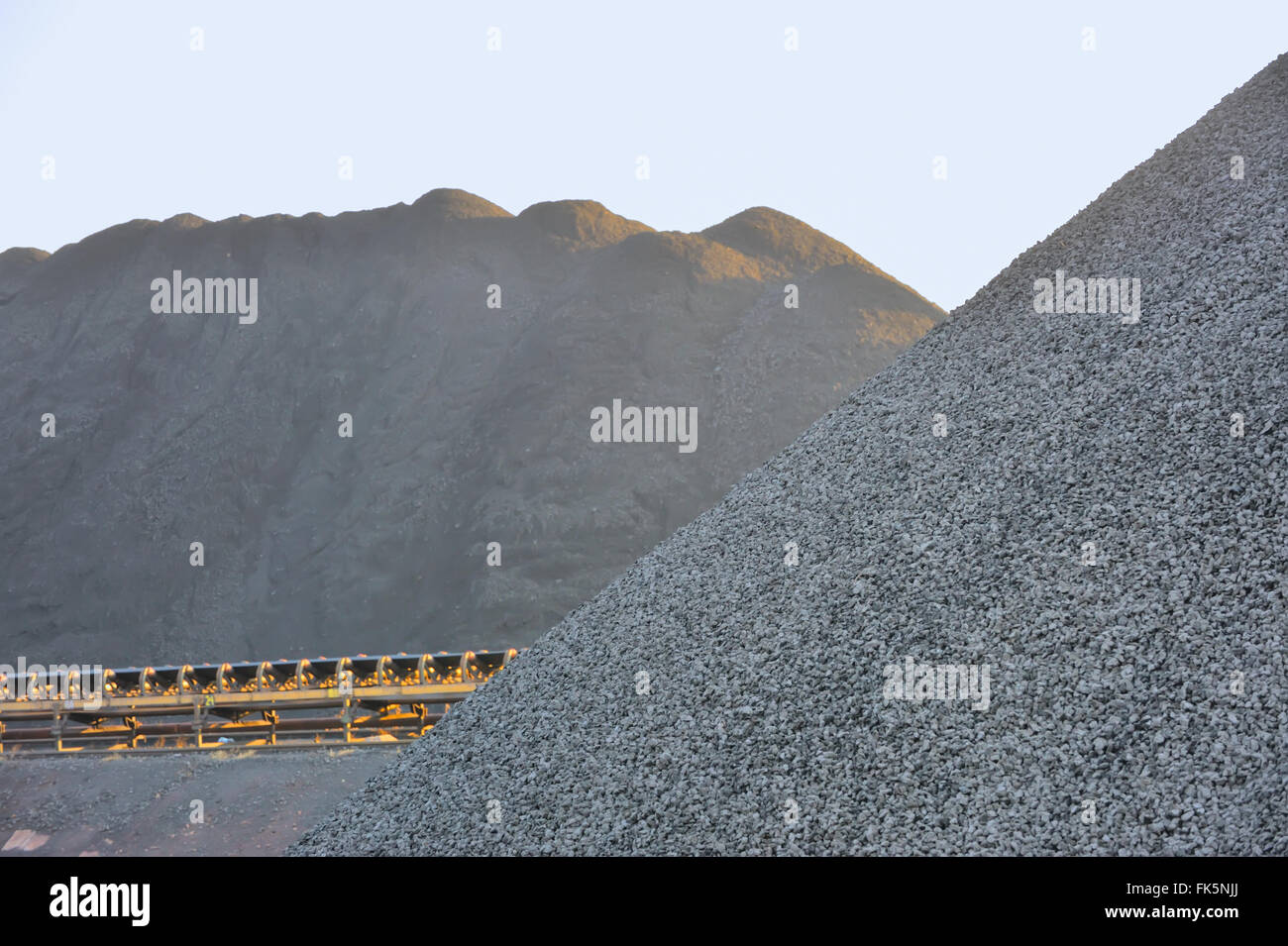 Coal yard hi-res stock photography and images - Alamy