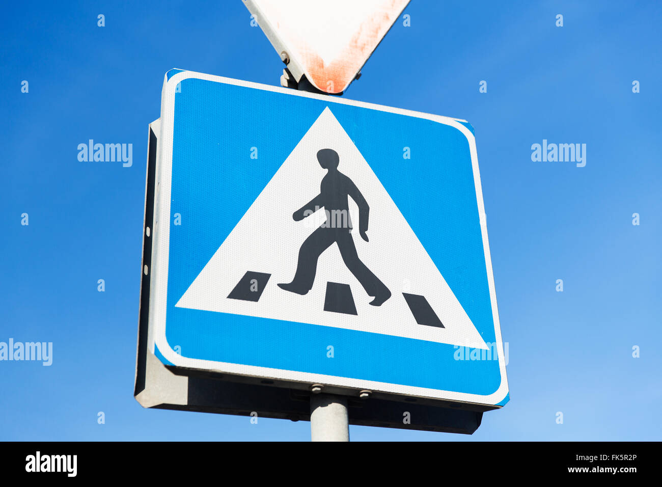 close up of pedestrian crosswalk road sign Stock Photo - Alamy