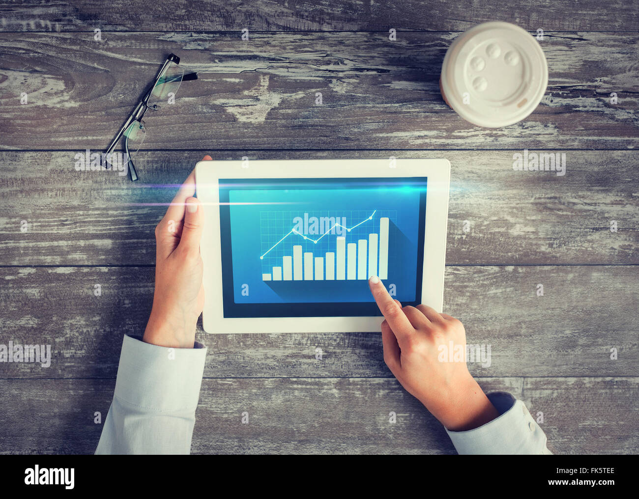 Virtual graph hi-res stock photography and images - Alamy