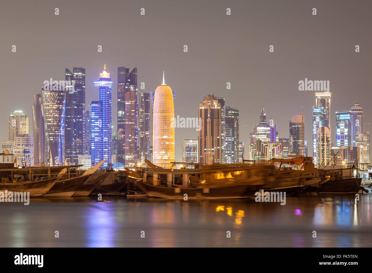 Qatar skyscrapers night hi-res stock photography and images - Alamy