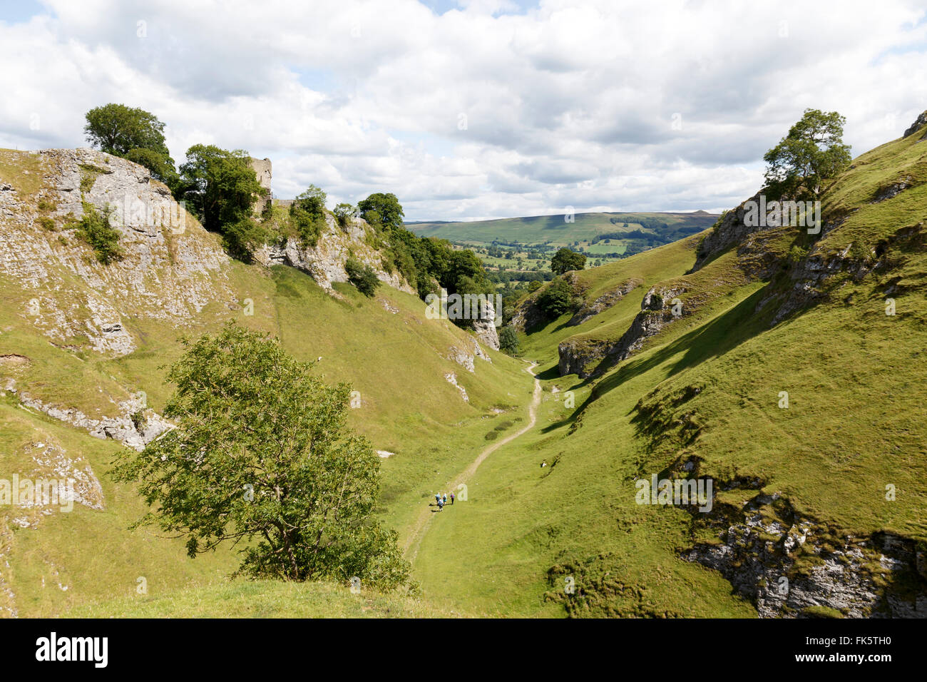 Peak District village of Castleton in Derbyshire England Stock Photo ...