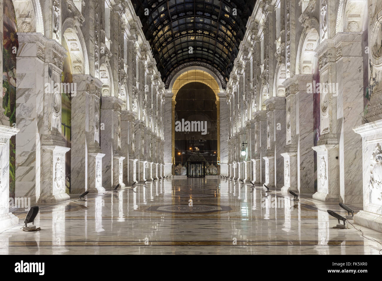 Al hazm mall doha hi-res stock photography and images - Alamy