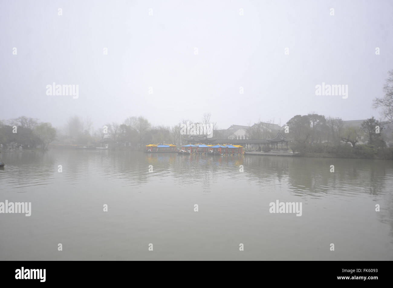 Delong lake hi-res stock photography and images - Alamy