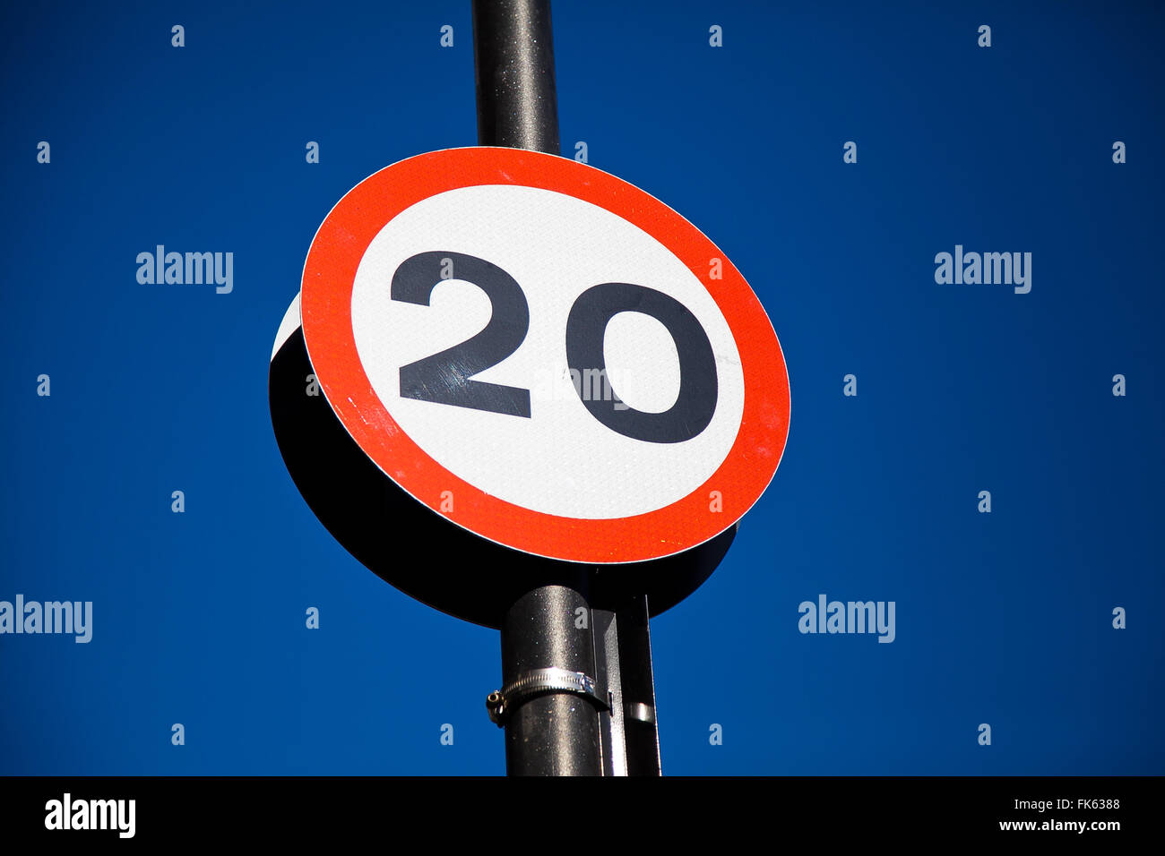 20mph speed limit area hi-res stock photography and images - Alamy