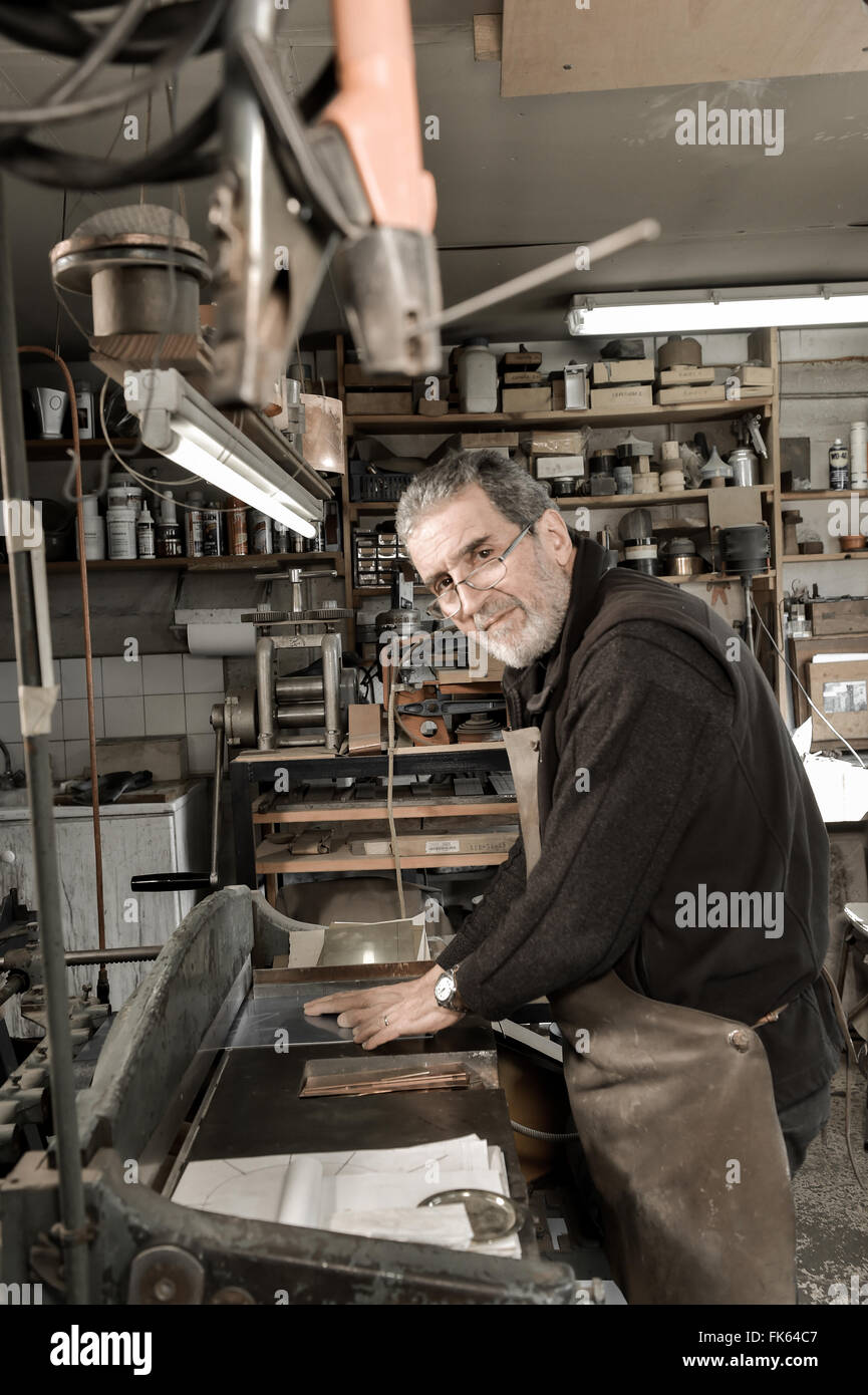 Jewel cutting hi-res stock photography and images - Alamy