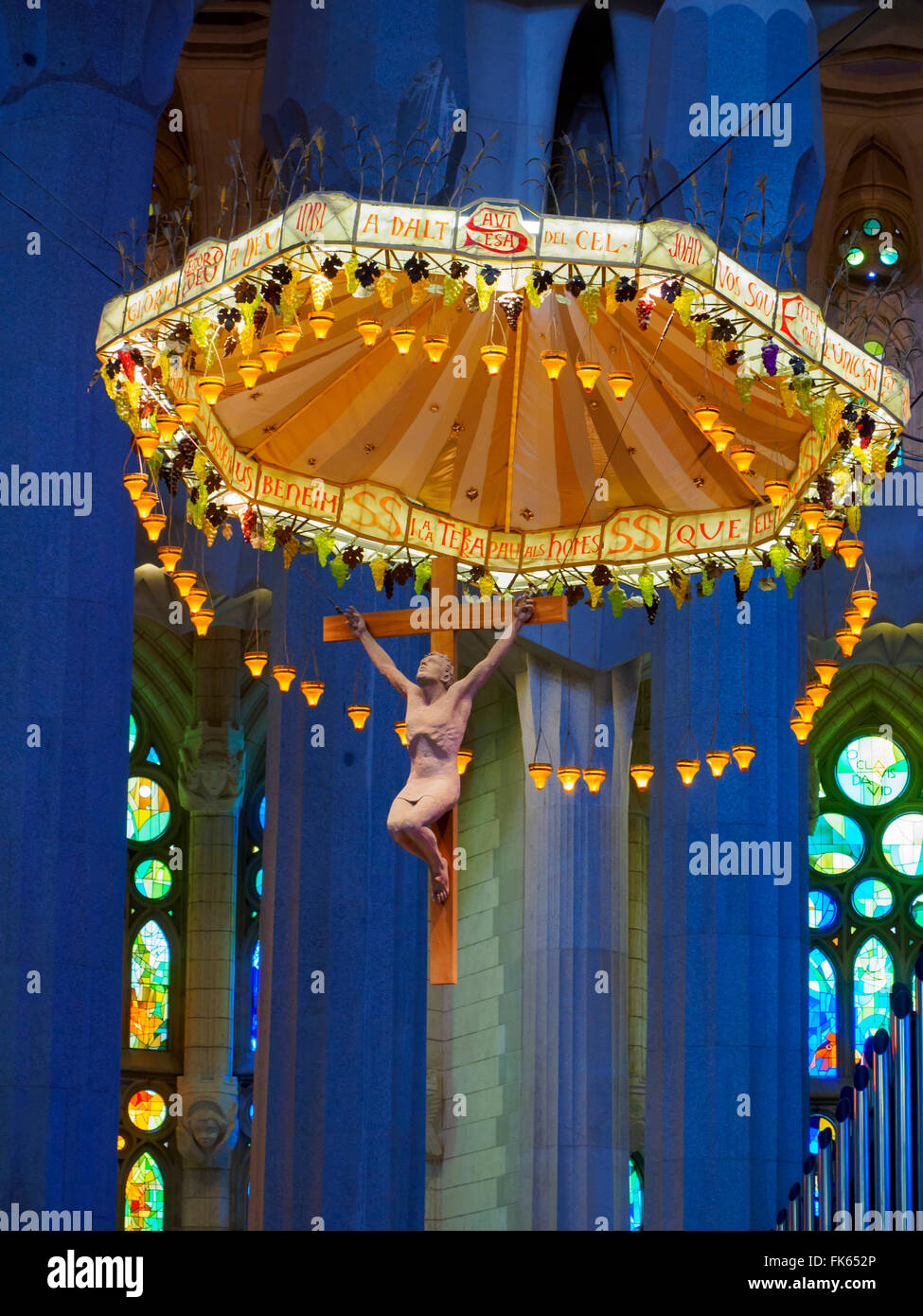 The Basílica i Temple Expiatori de la Sagrada Família designed by ...