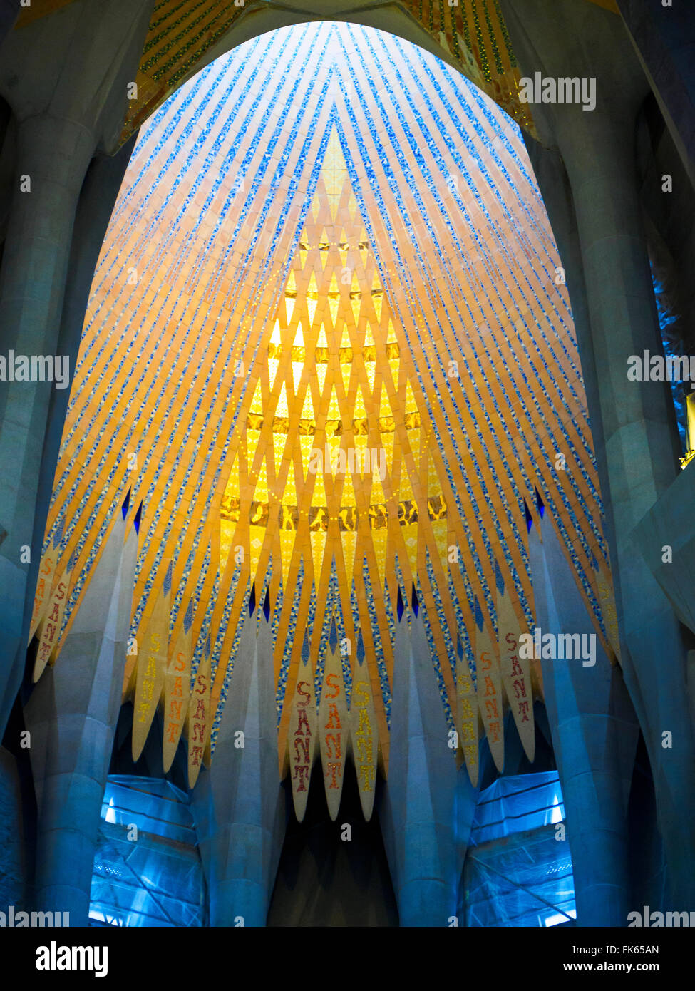 The Basílica i Temple Expiatori de la Sagrada Família designed by ...