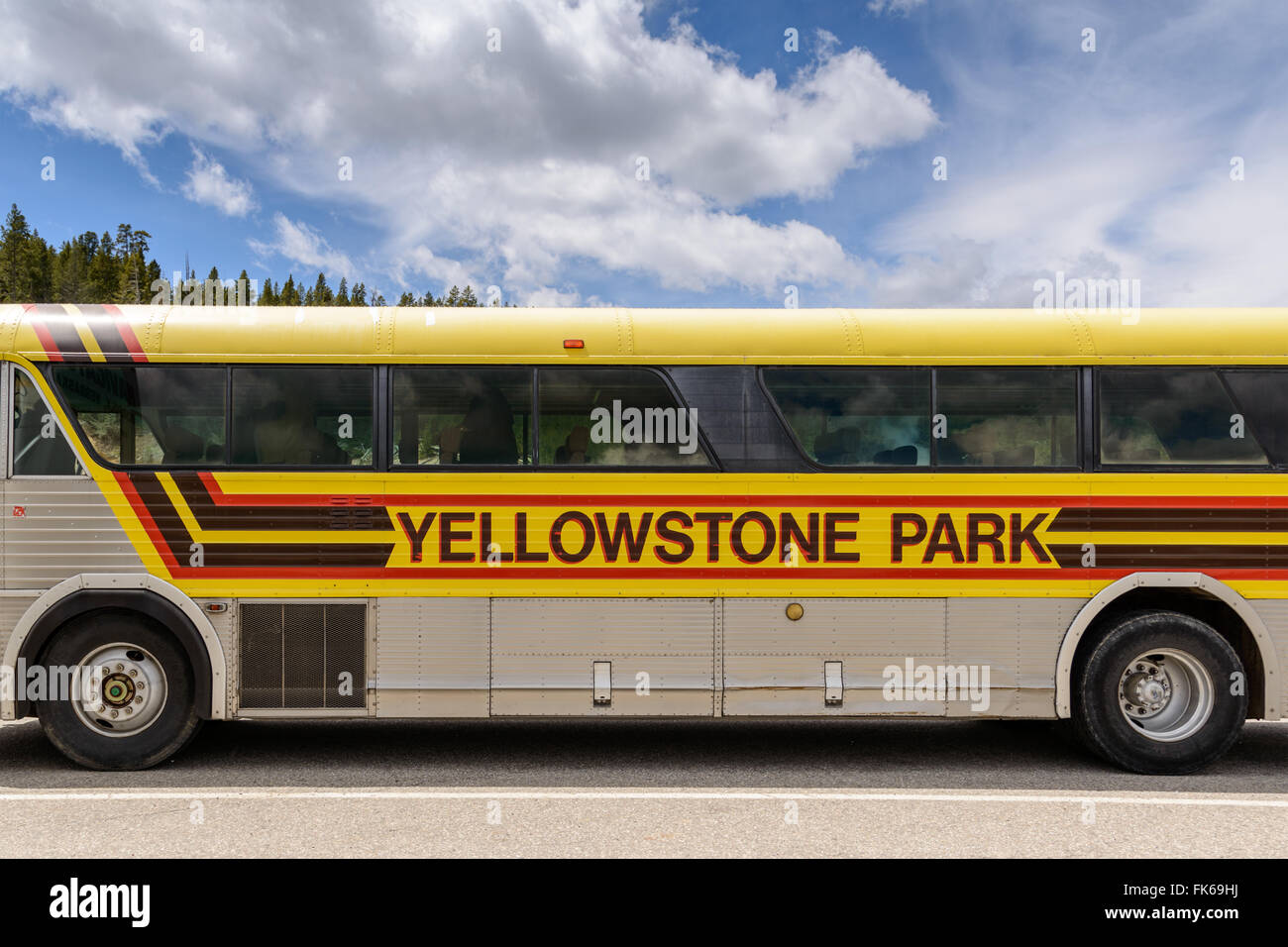 Yellowstone park tour bus hi-res stock photography and images - Alamy