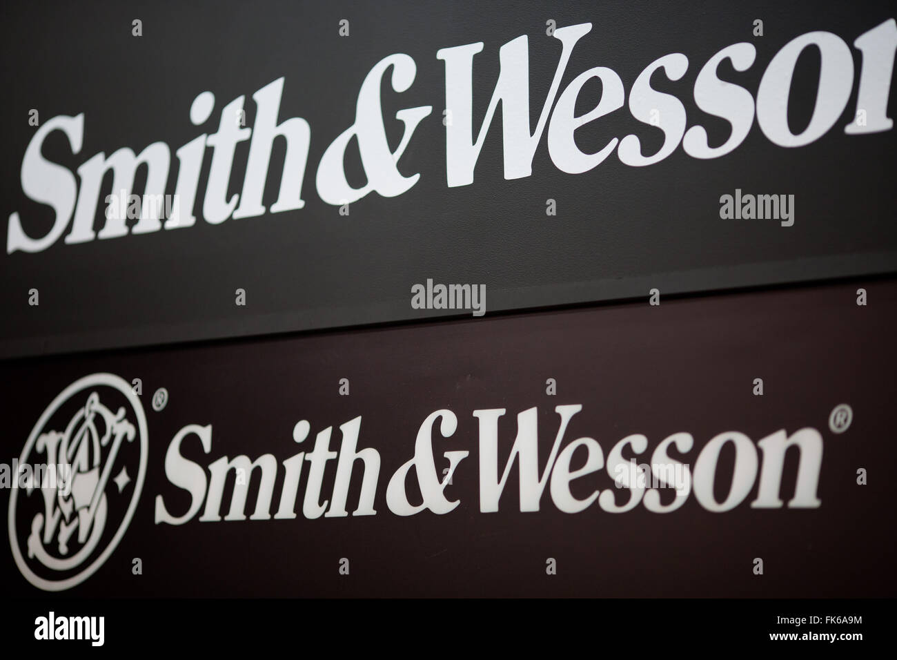 Smith And Wesson Logo Vector