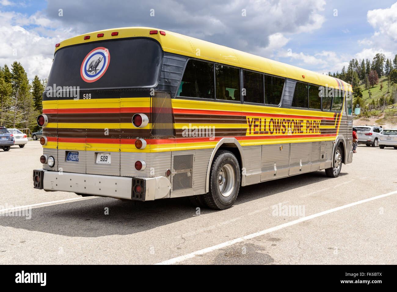 Yellowstone yellow bus hi-res stock photography and images - Alamy