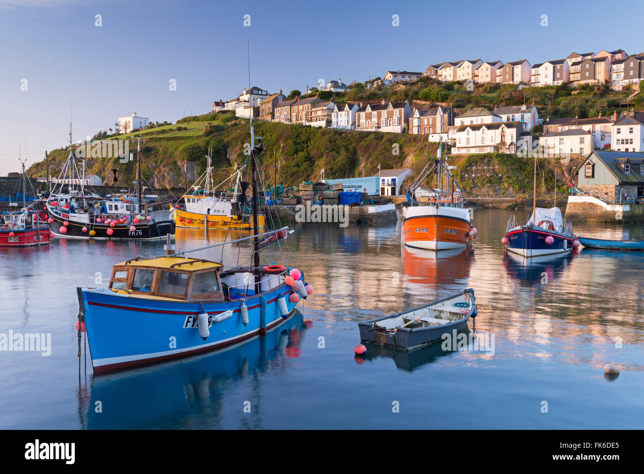 Cornish fishing boats hi-res stock photography and images - Alamy