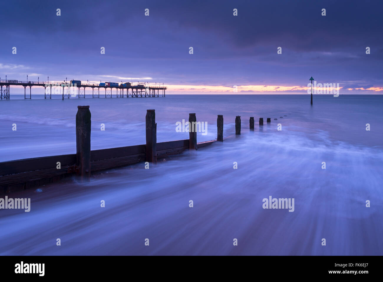 Devon beach surf people hi-res stock photography and images - Alamy